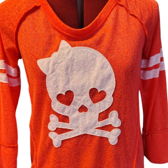 Almost Famous | Tops | Almost Famous Orange Heart Scull Tee Shirt Round ...